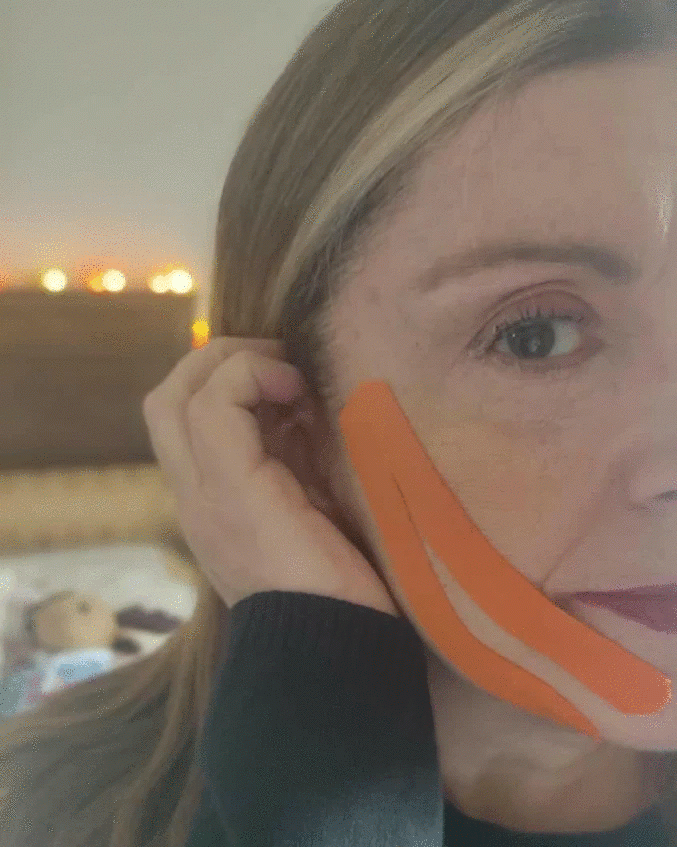 Face yoga taping - EasyBlog - Face yoga by Alexandra Vekiari